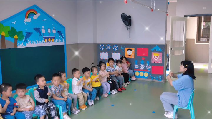 幼儿园小小班学习的儿歌律动《地震安全歌》