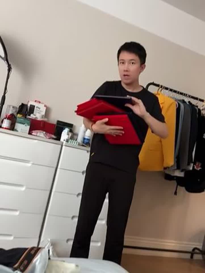 ...其实我毕业后也去了好几所学校进修-还有海外的机构没证件的-大师...