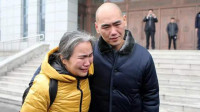 “张志超案”写入最高法!张母9年奔走头发花白,庭审后跪地感谢