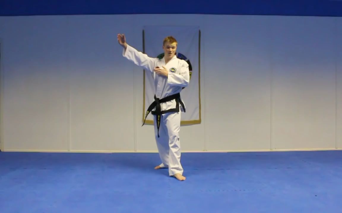 跆拳道360钩踢教程教学,适合新手