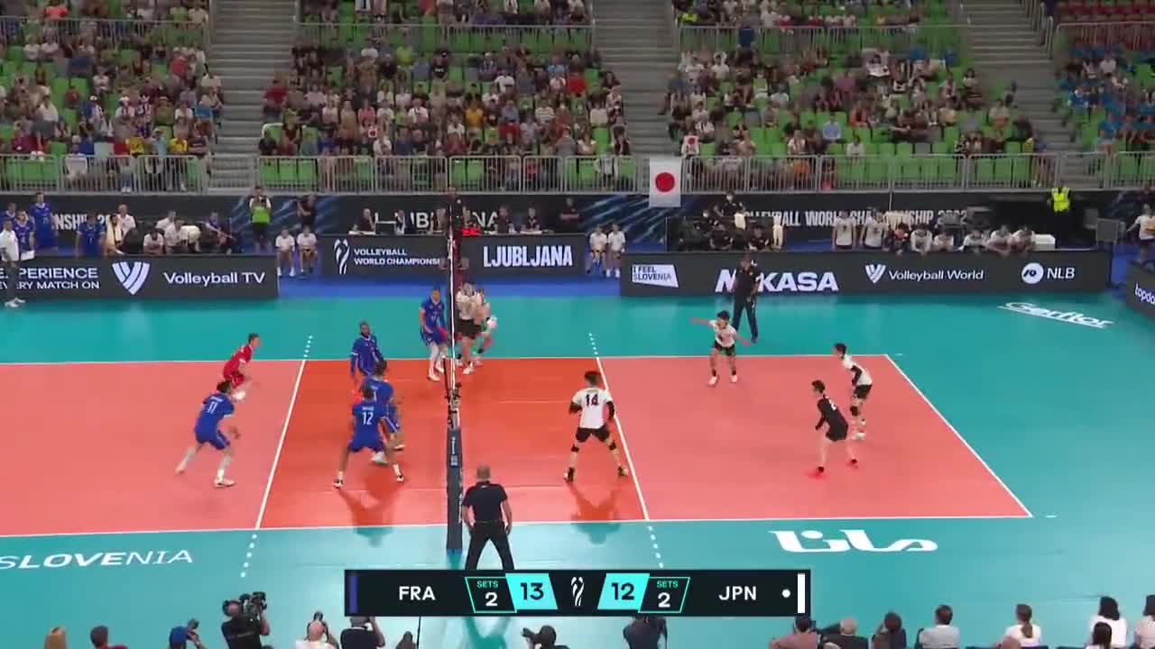 2022男排世锦赛,法国3比2险胜日本,晋级八强。西田砍下31分也难救主