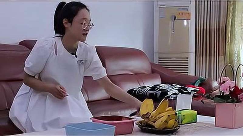 【微电影《黑暗英雄》】你看不到黑暗,是因为有人把黑暗挡在了你看...