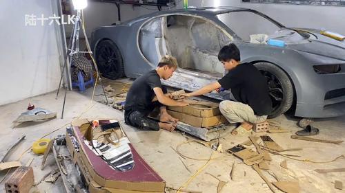 自制布加迪-第10集,照着手机上的图片,用硬纸板建模制作内门板