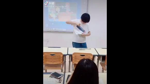 专业的教学质量源于不停的提升,昂立教育全体教师坚持快乐学习