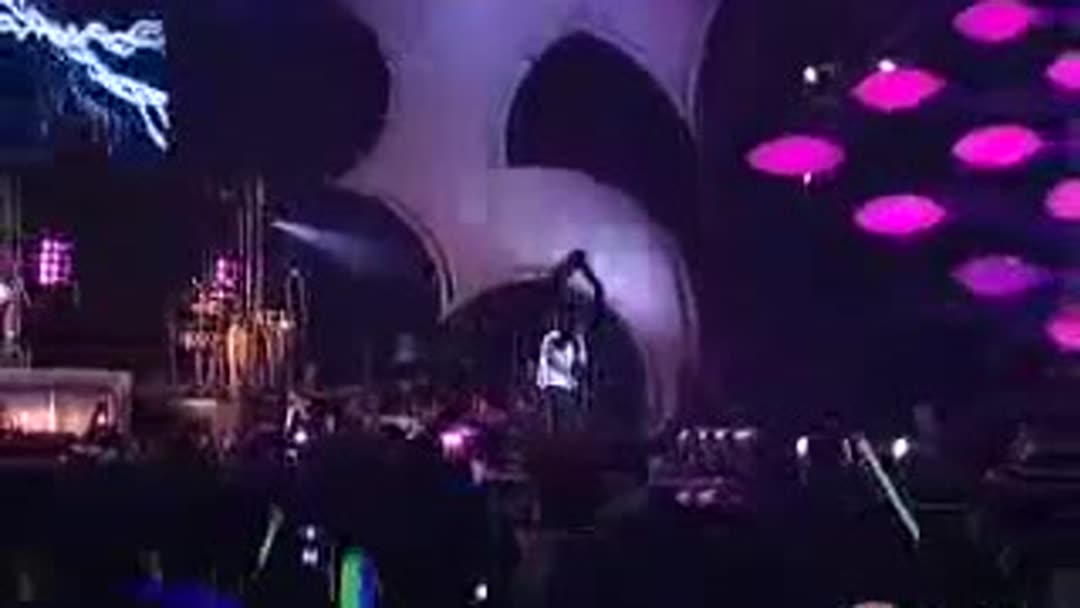 周杰伦2005无与伦比演唱会上海站饭拍集锦 - 周杰伦