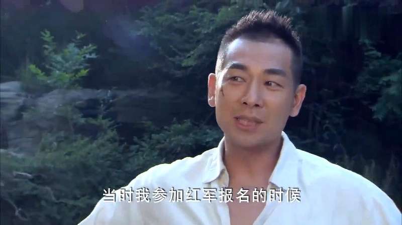 电视剧:刘铜锣堂堂司令被众人按住打针,疼的哇哇叫,太丢人了