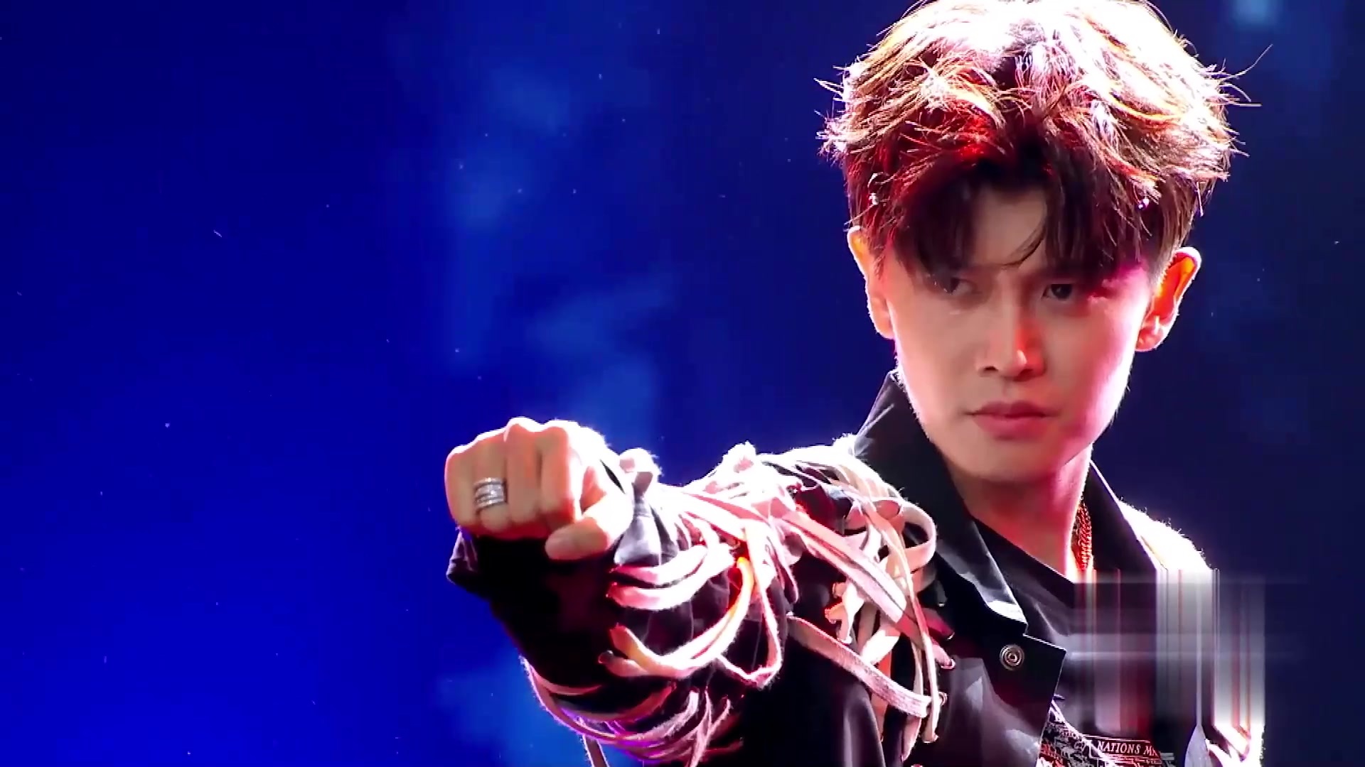 千万别让任嘉伦跳舞:同李菲儿跳舞全场沸腾,金星都...