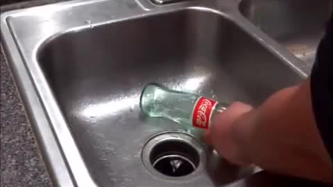 生活小窍门,怎样完整的切开玻璃瓶?