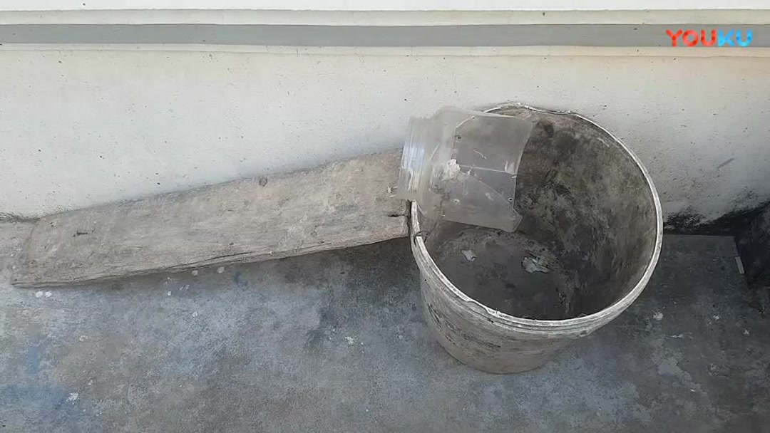 牛人制作的超简单塑料瓶捕鼠神器, 这才是.的福音!_高清