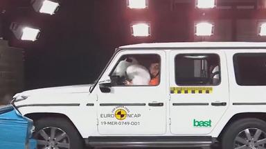 奔驰的硬派越野车的碰撞测试, 结果是否也一样的硬气