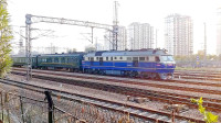 全程近16小时宁波开往南昌 K1220次列车中途通过杭州艮山门