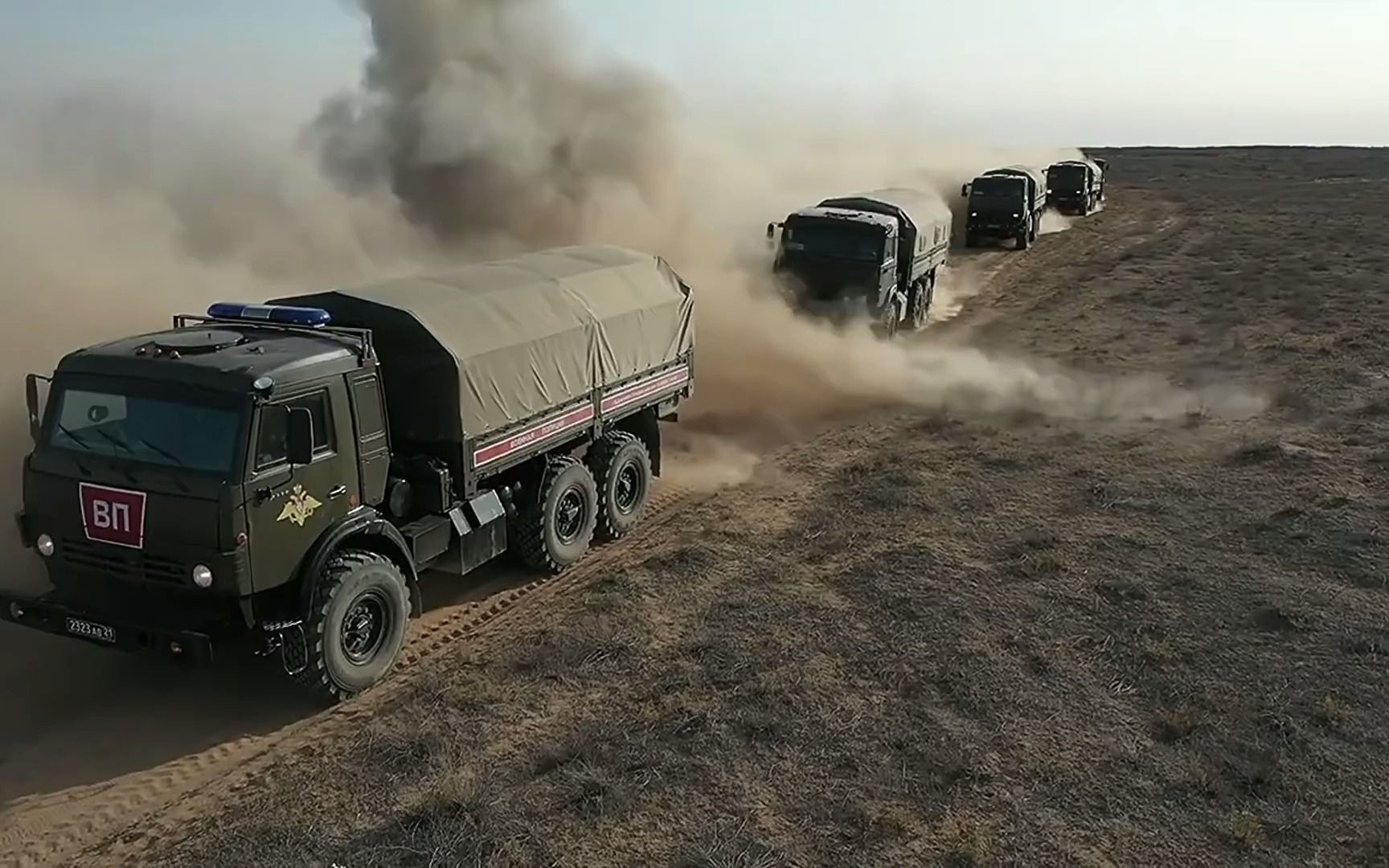 俄罗斯军队模拟遭遇突袭演练(挺实战的)