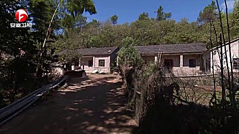 ...强调:充分发挥基层党组织在全面建成小康社会中的战斗堡垒作用 高清