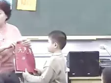 小学美术《漂亮的画册》课堂实录