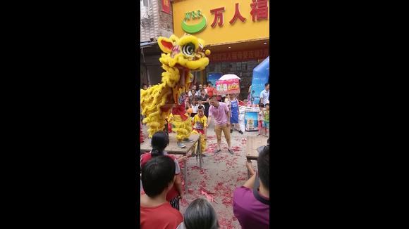 人小志气大,少年醒狮开业精彩表演六