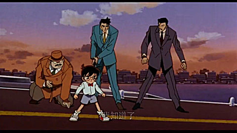 名侦探柯南:凶手要警官的枪,让柯南给他送过去!