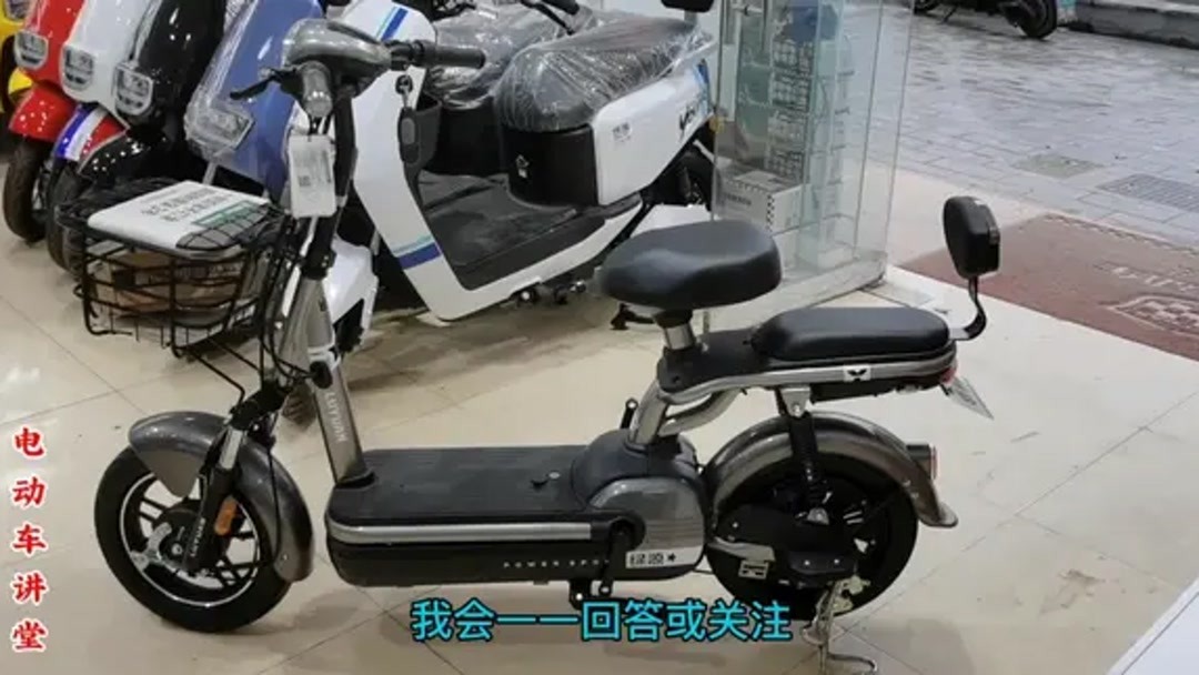 绿源这款20安锂电池,充一次电续航在60公以上,还是防爆胎钢丝!