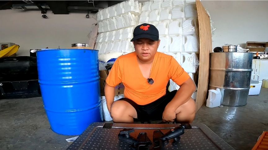 分享一款比较实用和方便的橡皮艇专用鱼竿架!安装方便!