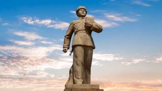 "永远的雷锋 时代的楷模