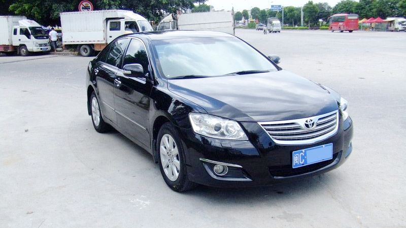 花2万买了辆丰田凯美瑞,网友:车子值2万,车牌得值200万吧!