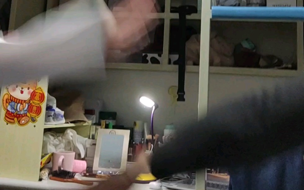 女生宿舍打架!上手又上脚!