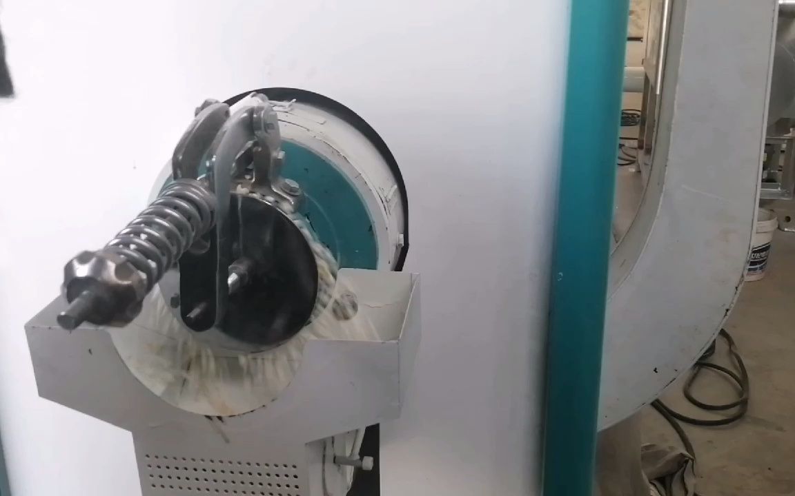 白玉米去皮打渣机 玉米小碴子加工机器