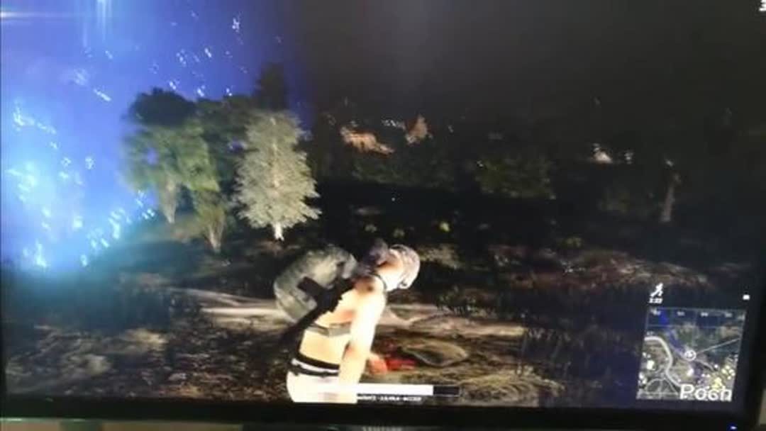 绝地求生:这是吃鸡黑夜模式吗?网友说楼主你电脑还好吗