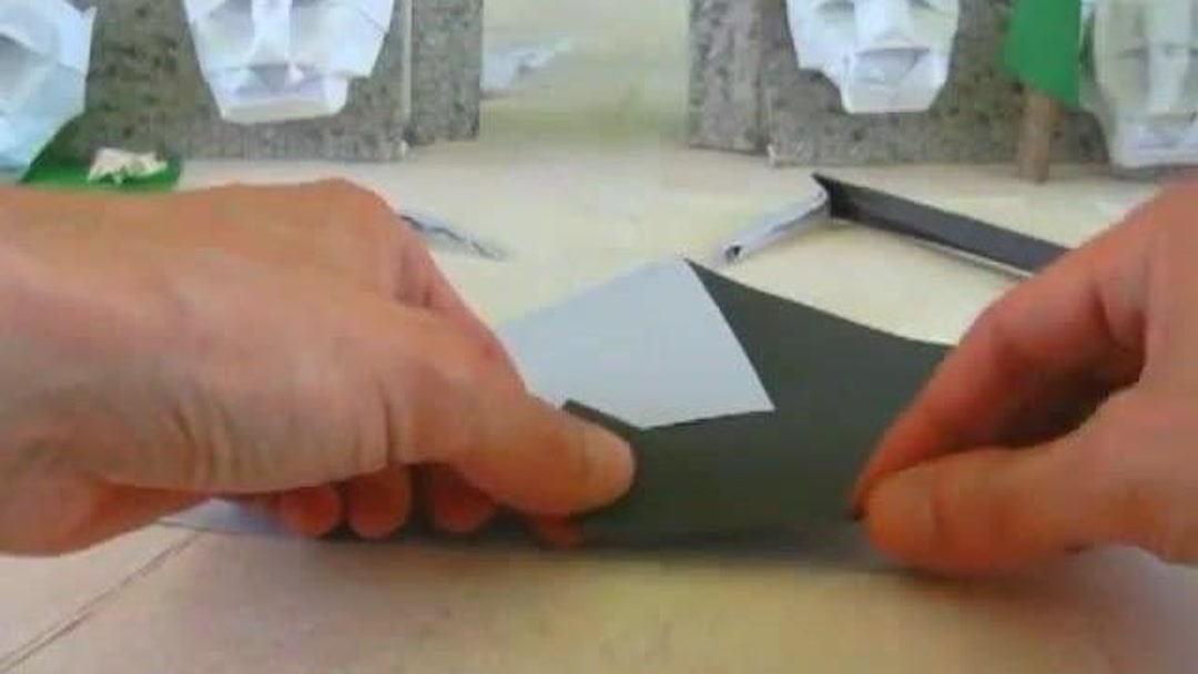 最新DIY折纸教程-镰刀的折法 DIY折纸视频大全