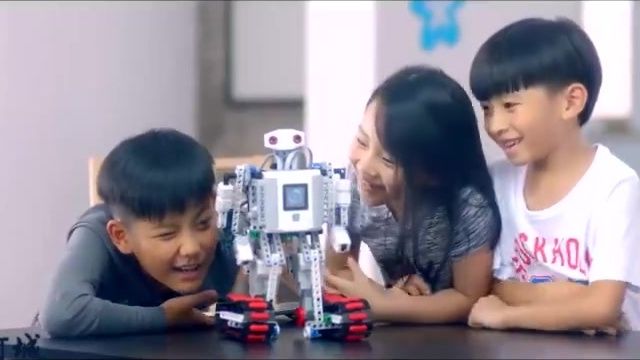 积木机器人氪系列履带机器人搭建编程