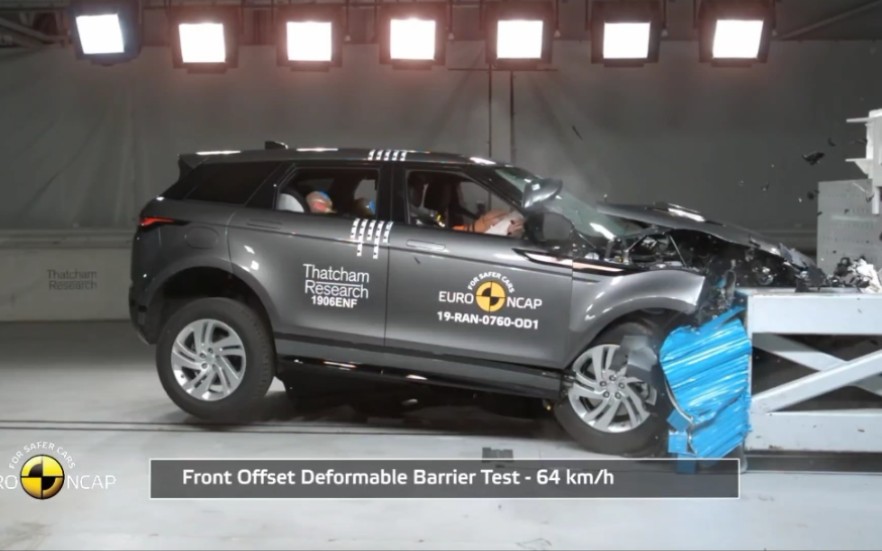 2021款路虎揽胜极光碰撞测试~