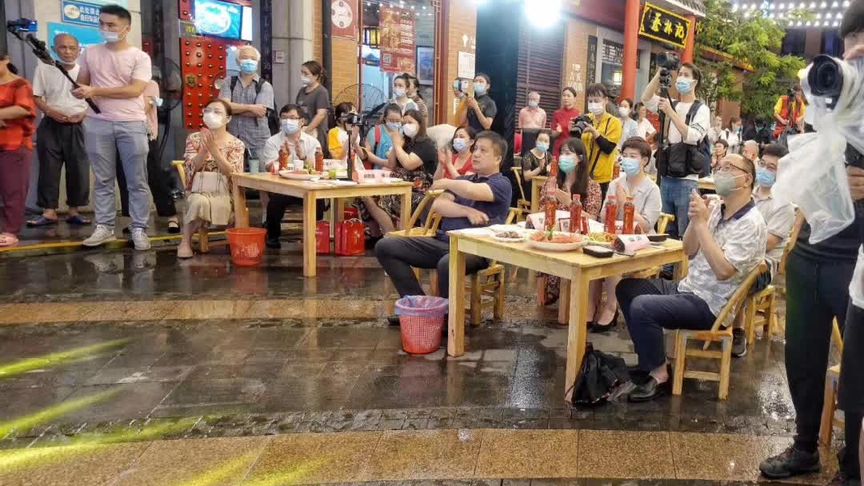 妈妈陪伴——一件旗袍的诞生公益推广活动成功举办