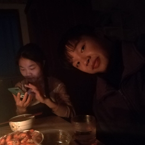 像大佬一样的萌妹子 