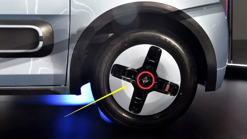 又一"代步车"火了,油耗比摩托车还低,遮风挡雨不堵车,仅1万