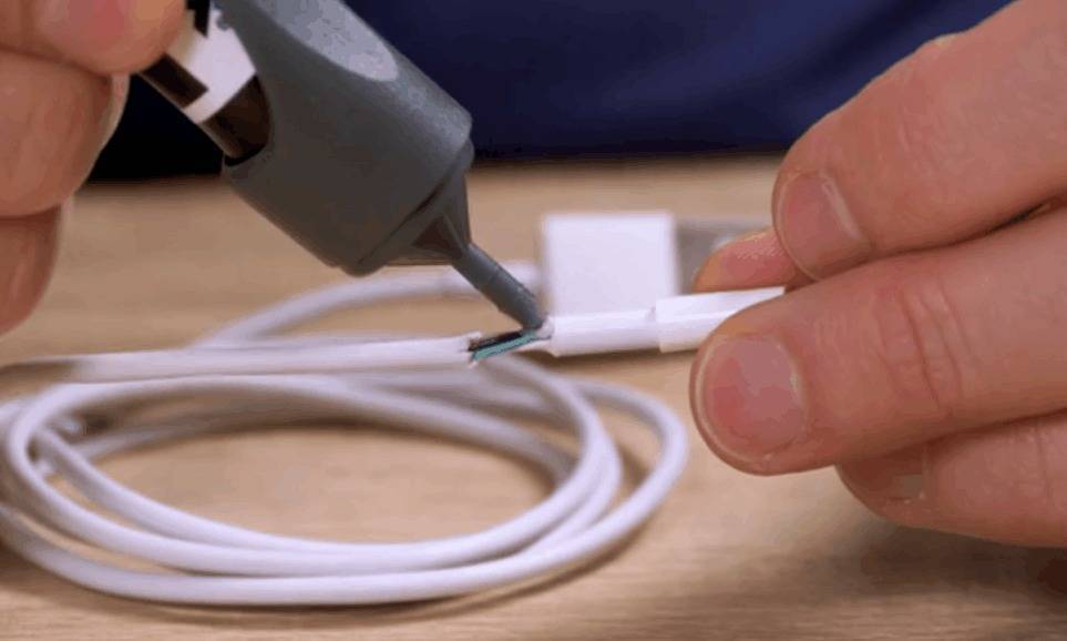 数据线坏了不要扔,用高科技修复笔画两下,轻轻松松修复好!