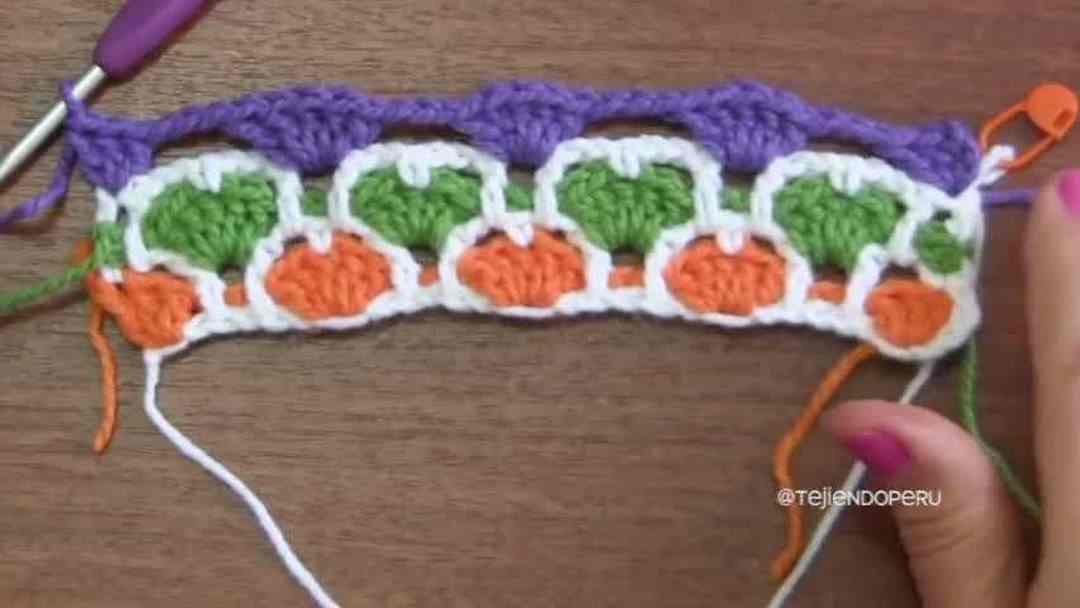 钩针编织彩色心形毛毯,毛线钩织毛毯花样视频,非常靓丽而且美观