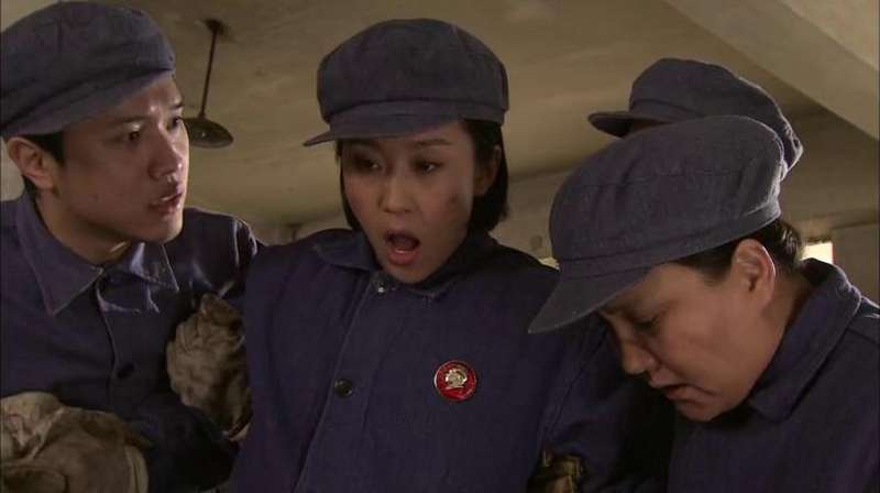 二货孕妇大肚子还工作,刚还傻乐,转眼地上一滩血,下一秒逗死了