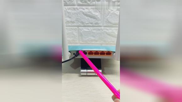 WIFI越来越慢?两个路由器无线桥接 信号UP到保镖