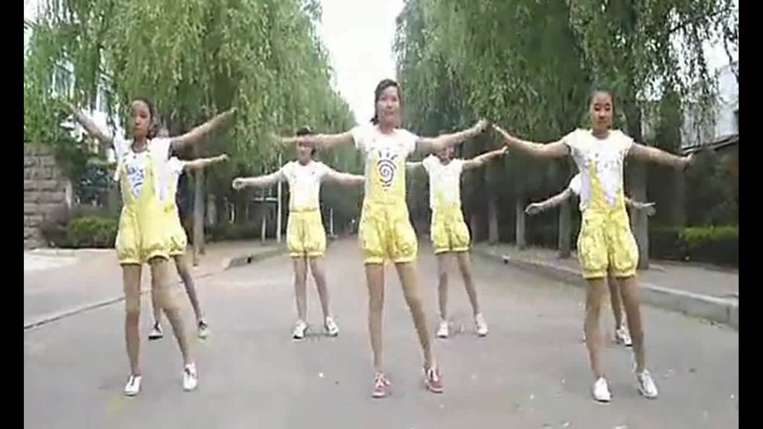小学生舞蹈 不想长大(清晰)