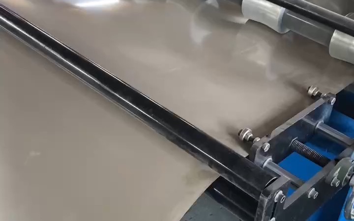 彩钢瓦设备多少钱一台?京泊小王给大家解答