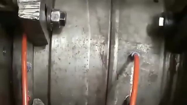 原来垃圾桶是这样制作的,这台机械真是赚钱的好帮手,长见识了