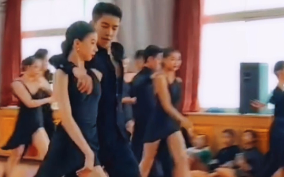 #王崇墨李茉晗 这也太帅了#墨茉组合
