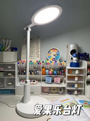家里有小学生的,可以安排这个#护眼台灯 儿童书桌写...