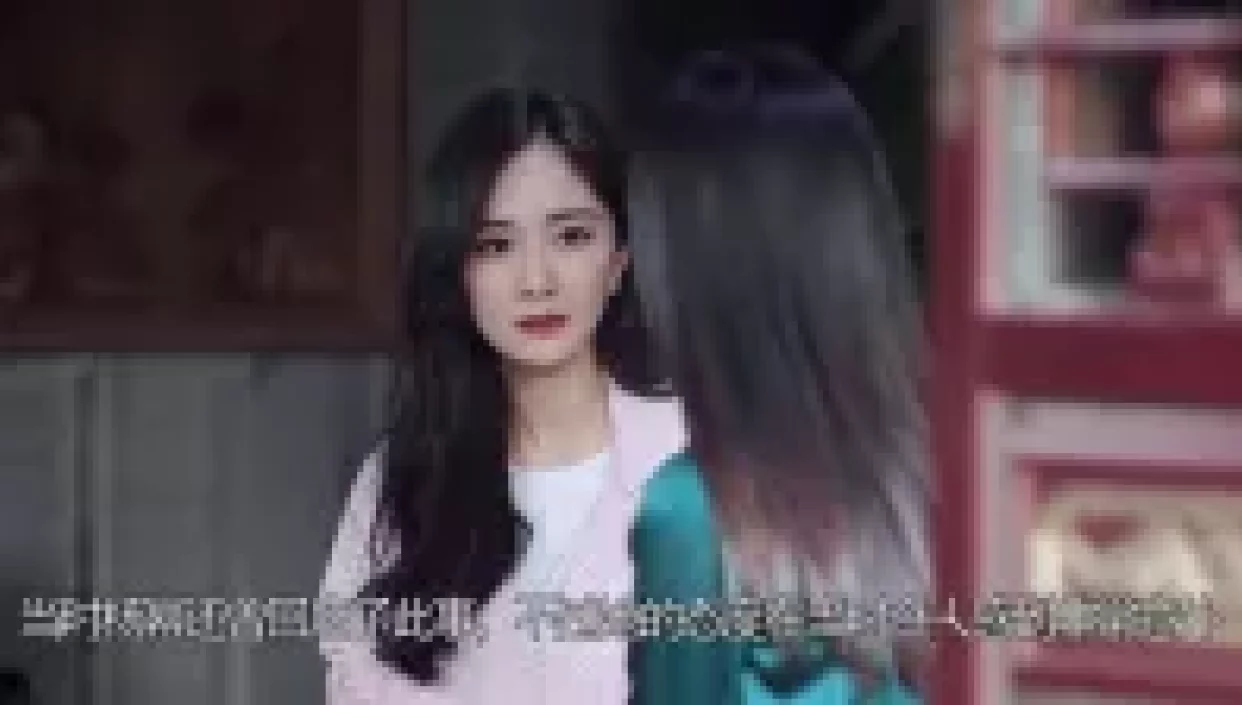 杨幂现身机场手拿念佛计数器, 信佛的她对爱情的态度竟然是这样