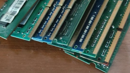 5块钱一根ddr3内存 1g 收藏备用,可用来亮机。