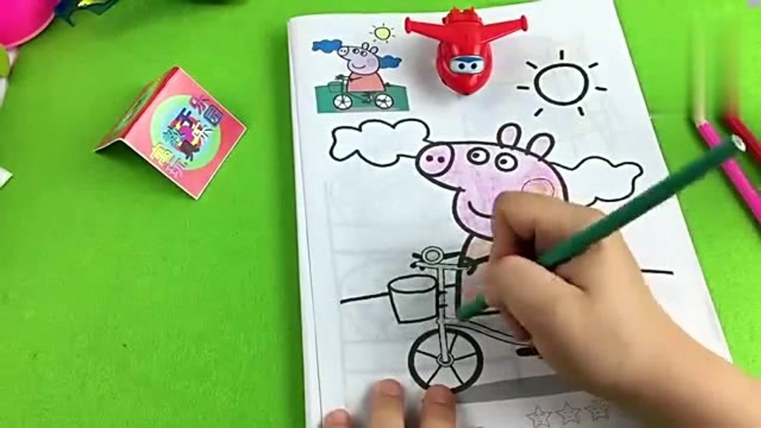 粉红猪小妹学自行车简笔画涂鸦