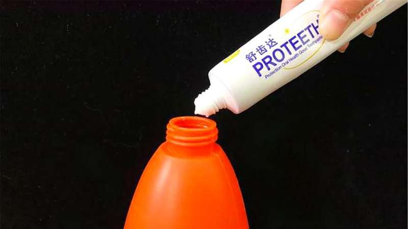 牙膏加上点白醋,放在厨房卫生家,这2个妙用,全家人都跟着做