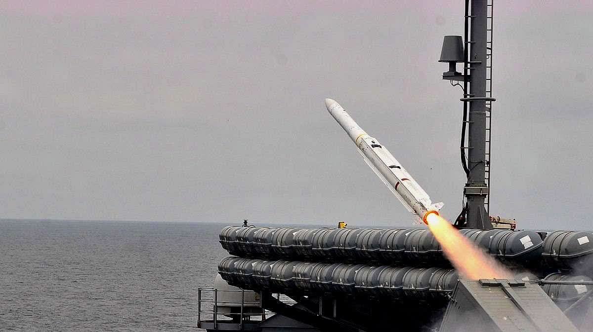 高速来袭的导弹,导弹拦截器是怎样完成拦截,答案在这里