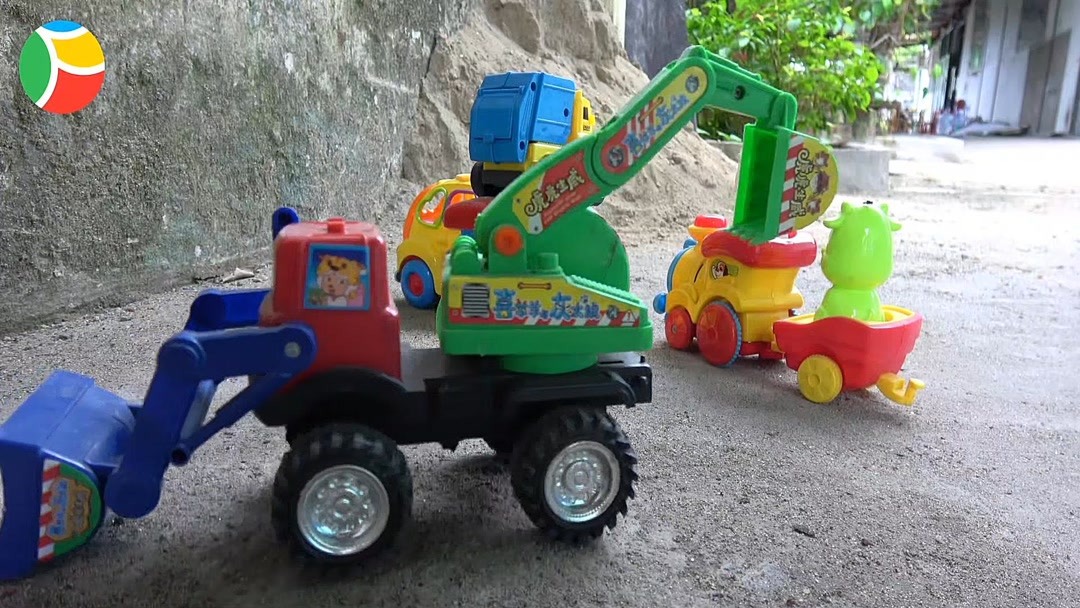 汽车玩具视频 第780集 汽车挖掘机和火车玩具试玩