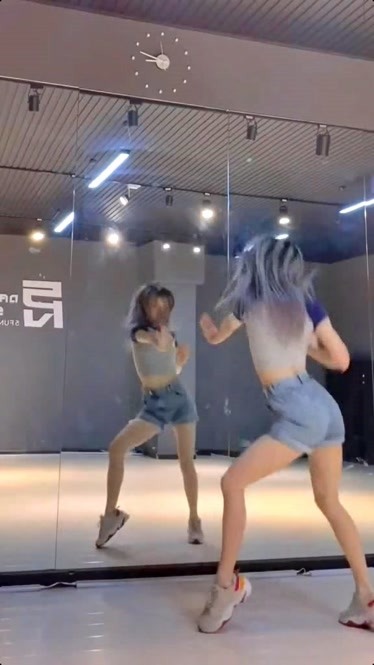 twice《more more》像小猴子一样跳舞吧