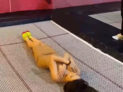 这个应该挺好玩的,我也想玩,看上海小姐姐那么开心的样子!